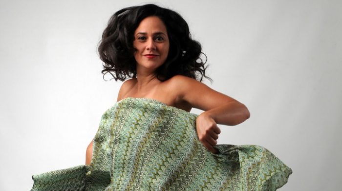 Flores no Ar | [AGENDA PE] Grupo de movimento e voz, com Patricia Solis ...